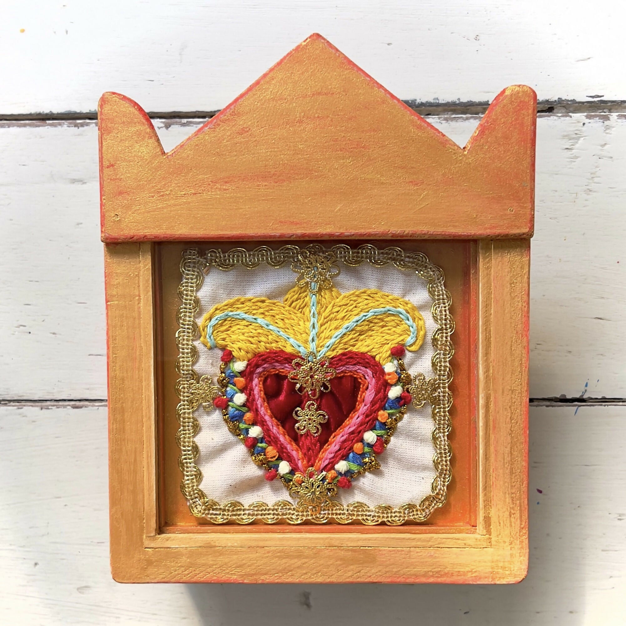 Sacred Protector Altarpiece golden 2 – This Is Latin America